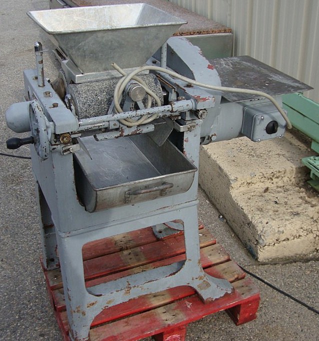 broyeuse à amandes occasion - HOBART